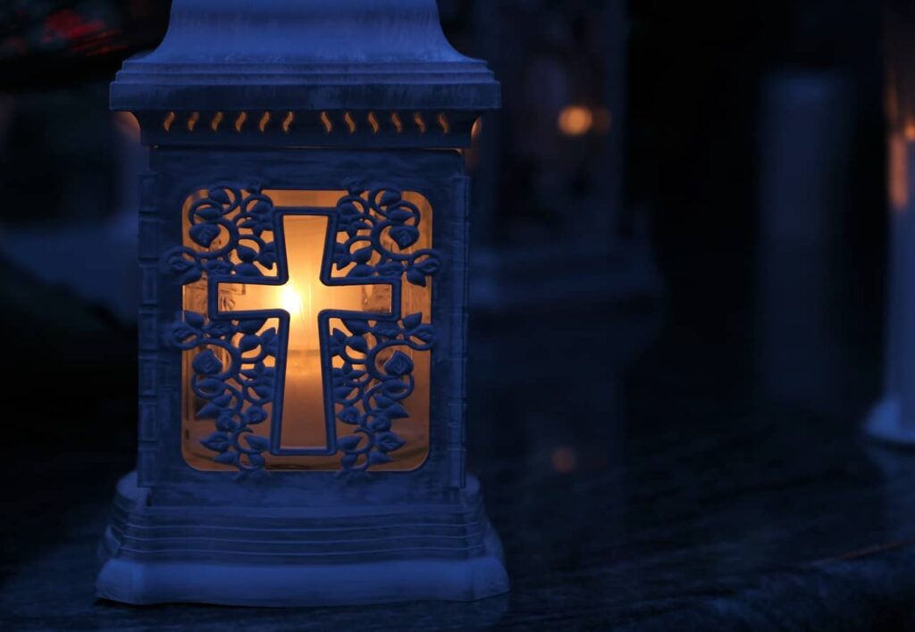 Allerheiligen – Bedeutung und Ursprung des Feiertages - Christlich ...